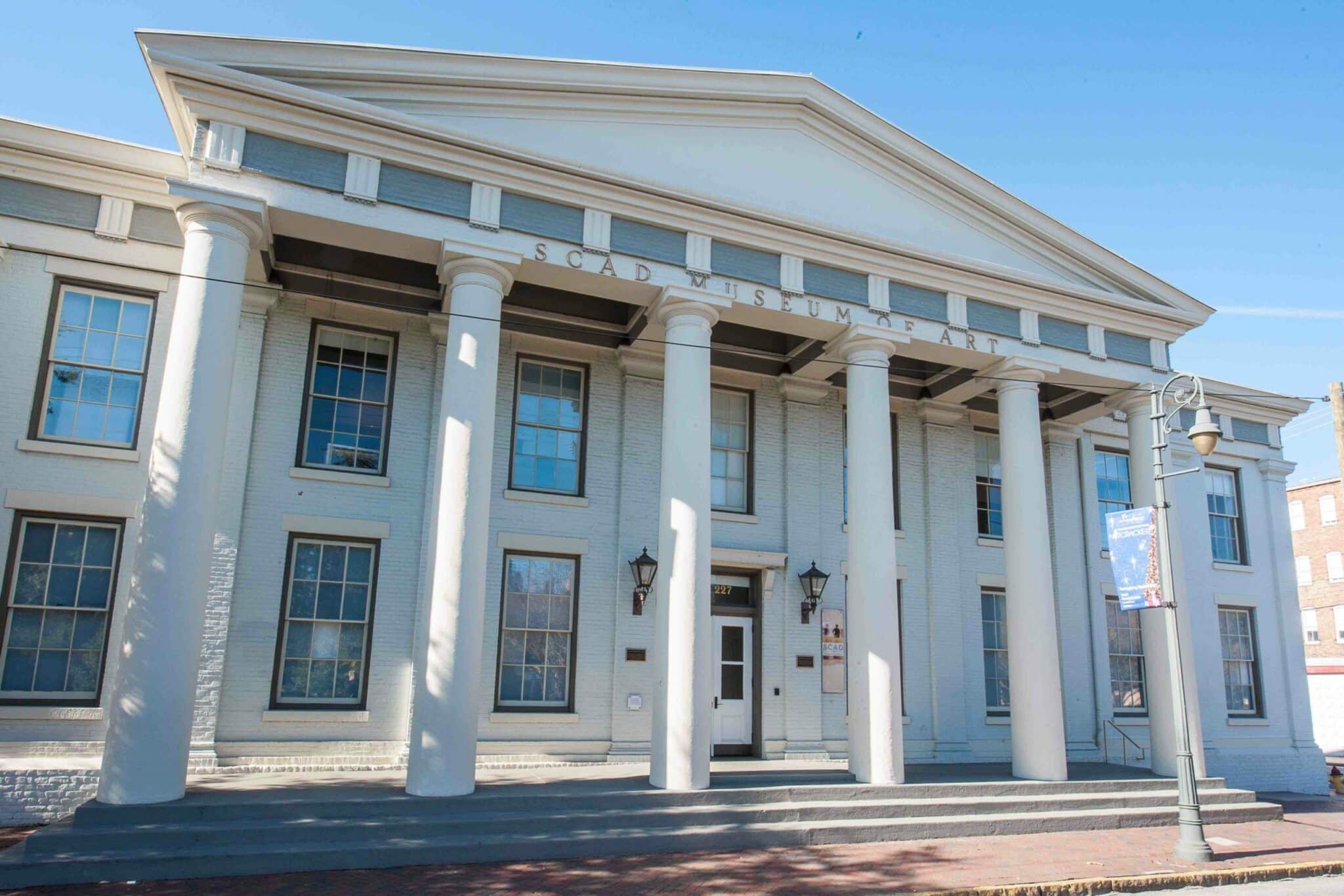 10 Things to Do in the Savannah Historic District - House on Taylor